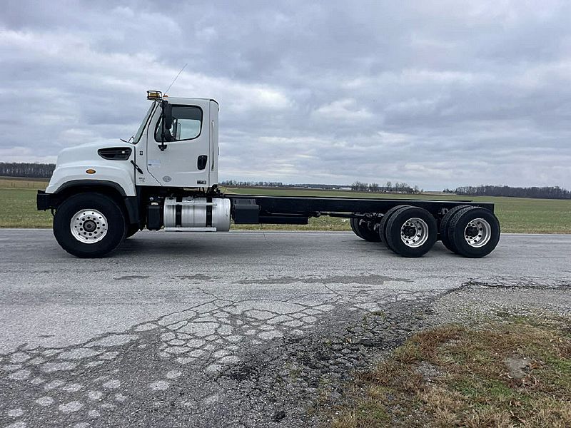 2016 Freightliner 114SD (For Sale) | Cab & Chassis | #7652