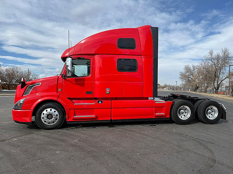 2018 Volvo VNL 780 (For Sale) | 77" Sleeper | #23VU998515