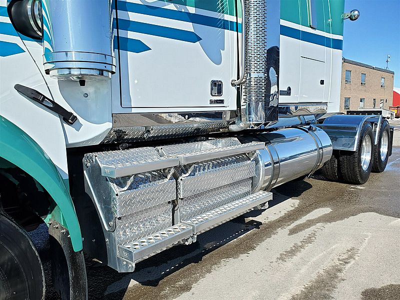 2023 Western Star 4900FA (For Sale) | 76" Sleeper | #9234600