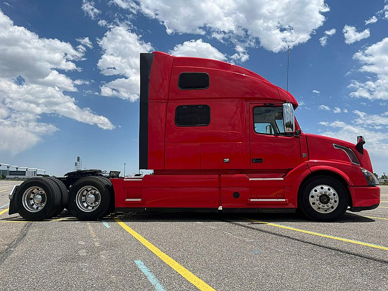 2018 Volvo VNL 780 (For Sale) | 77" Sleeper | #23VU998528