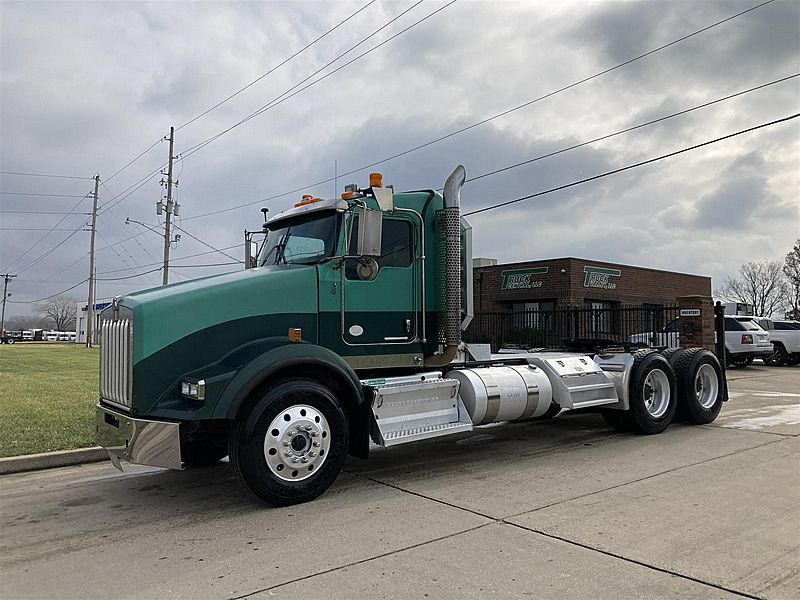 2010 Kenworth T800 For Sale | Day Cab | #AJ267289