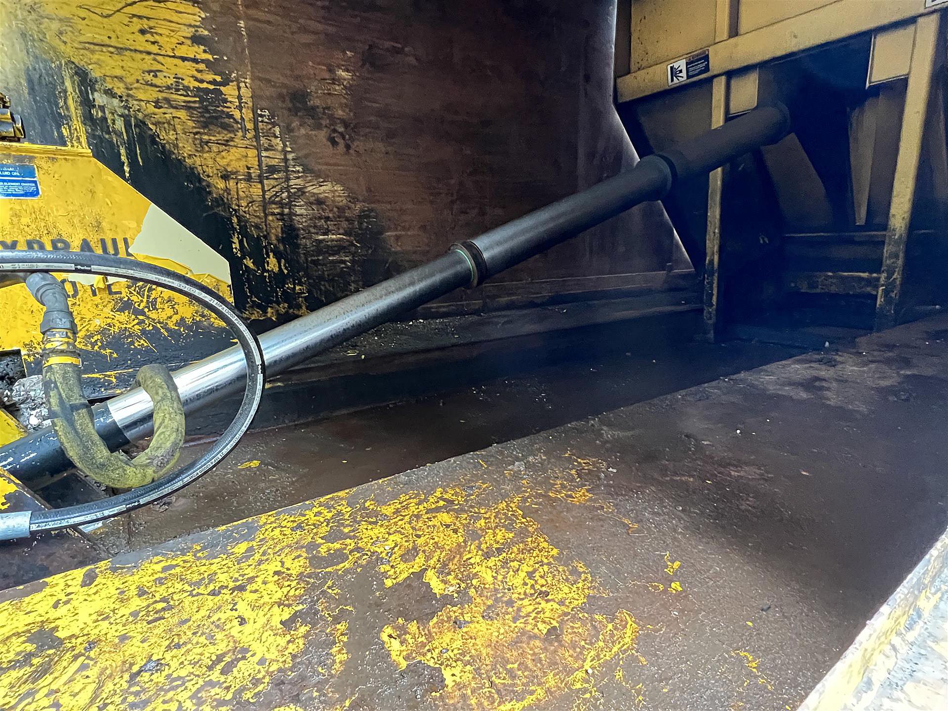 2000 CCC LET2-46 (For Sale) | Refuse Truck | #8800