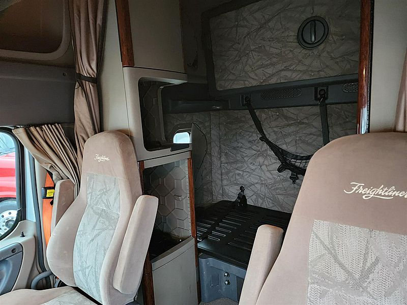 2016 Freightliner Cascadia Evolution (For Sale) | 72" Sleeper | #5*22178