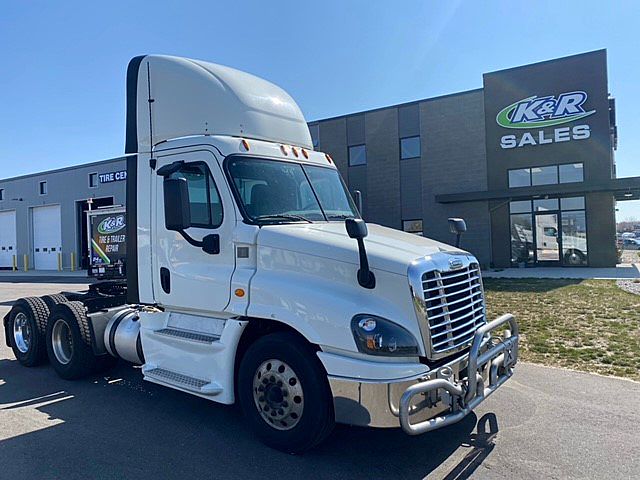 2016 Freightliner Cascadia (For Sale) | Day Cab | With Video | #127340