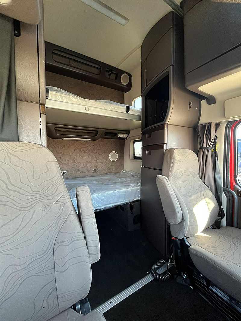 2018 Volvo VNL 780 (For Sale) | Sleeper Truck | #22VU998527