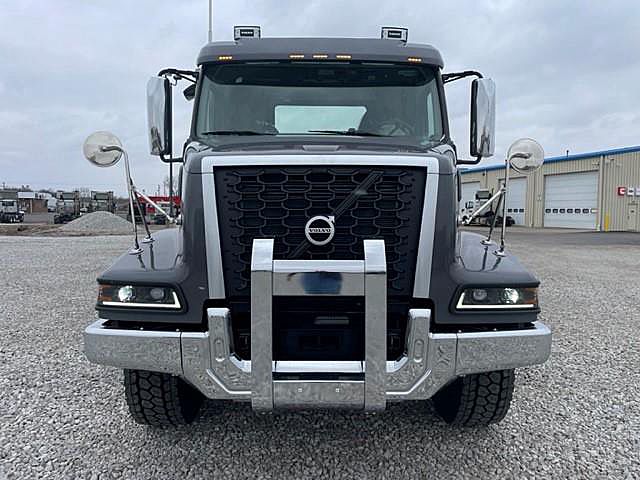 2022 Volvo VHD64B300 (For Sale) | Daycab Sleeper | #5674