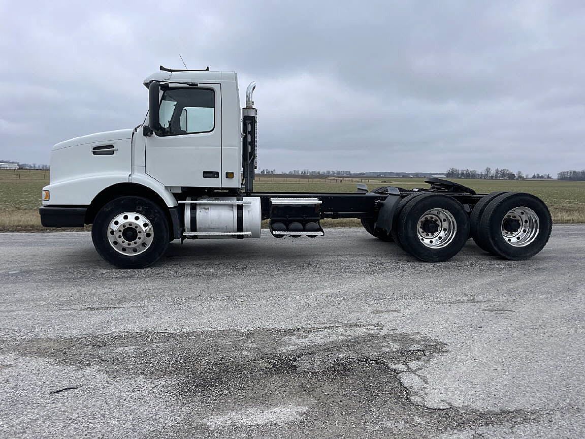 2002 Volvo VHD For Sale | Semi Truck | #7689