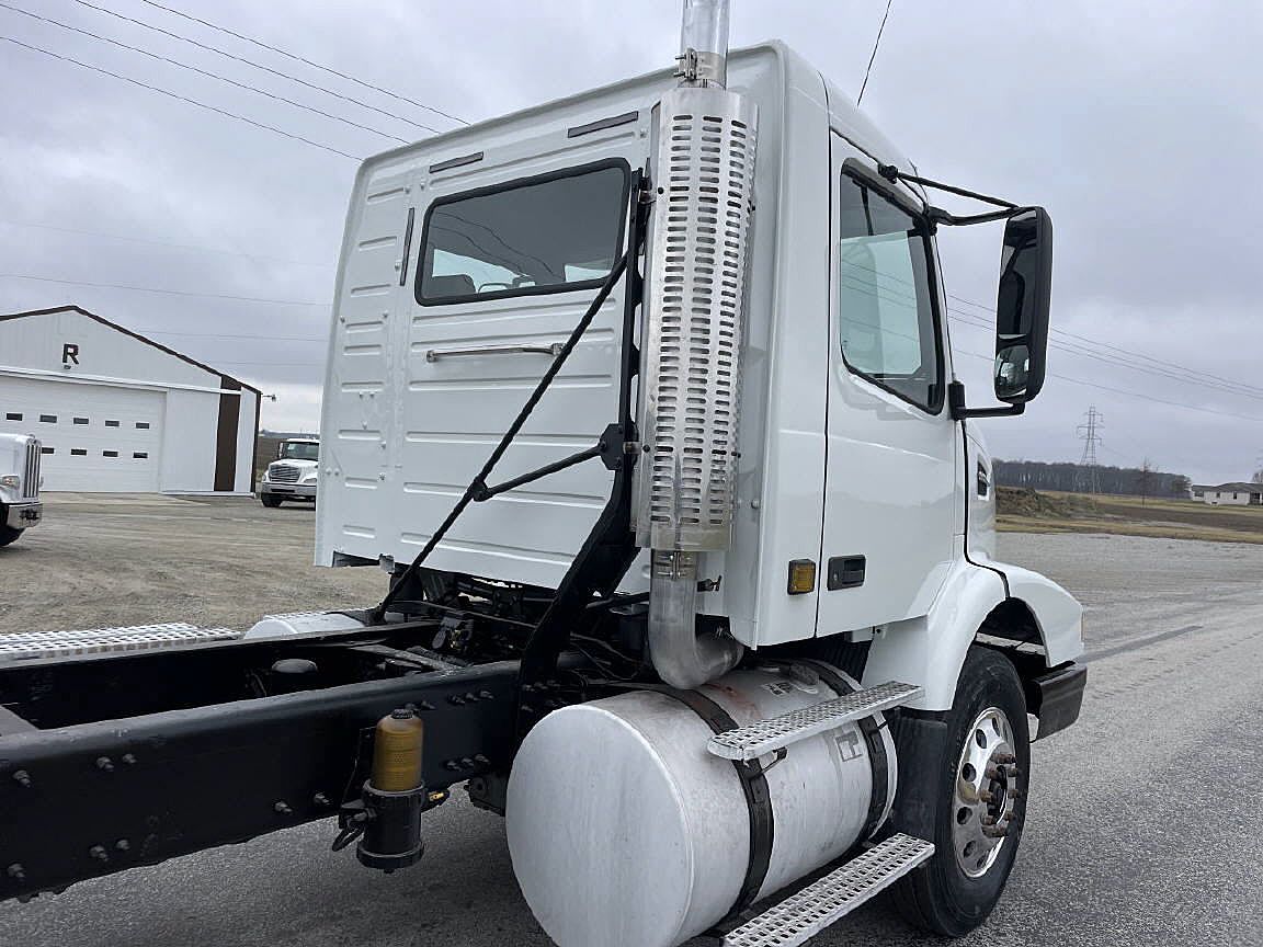 2002 Volvo VHD For Sale | Semi Truck | #7689