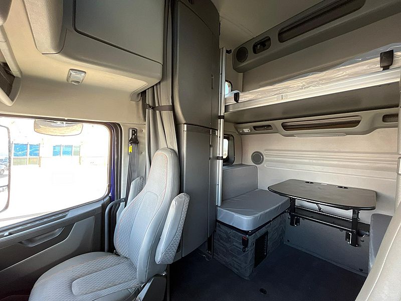 2020 Volvo VNL 860 (For Sale) | Sleeper Truck | #02VU254582