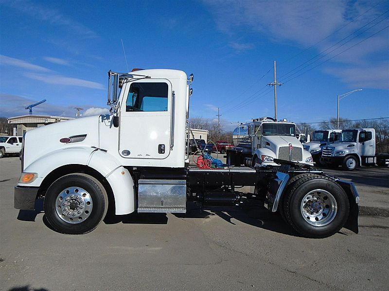 2010 Peterbilt 384 (For Sale) | Day Cab | #SA-10197