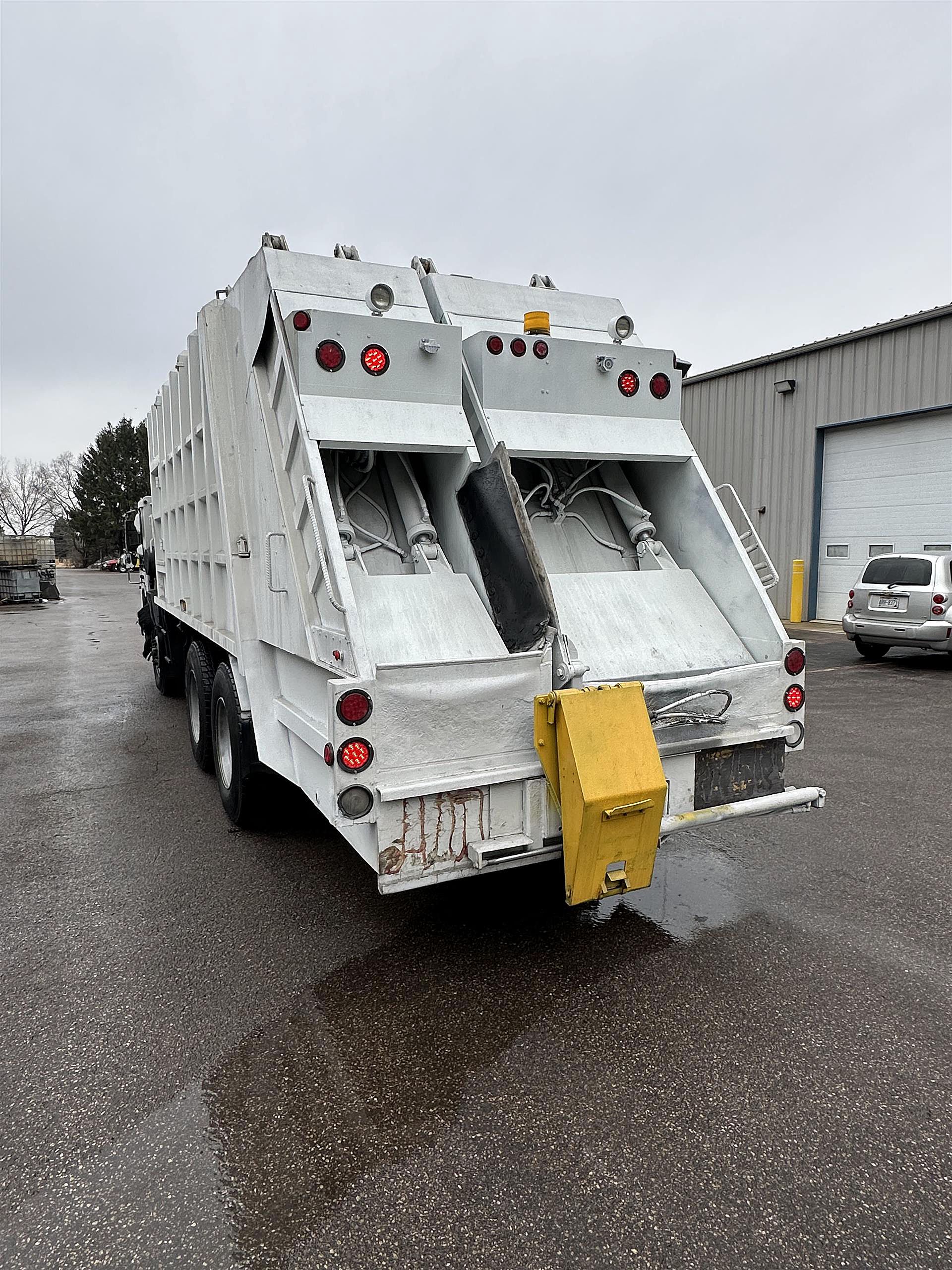 2005 CCC LET2-46 For Sale | Refuse Truck | #8801