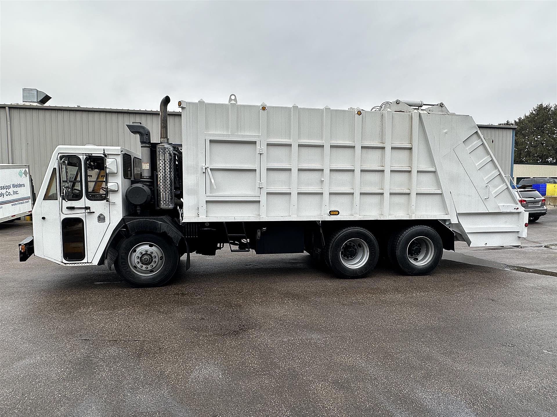 2005 CCC LET2-46 (For Sale) | Refuse Truck | #8801