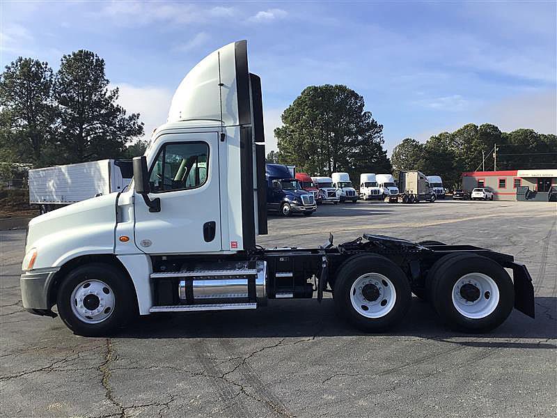 2016 Freightliner CASCADIA (For Sale) | NON Sleeper | #257414