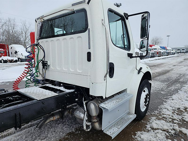 2014 Freightliner M2 (For Sale) | Day Cab | #2*22283