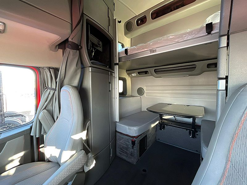 2020 Volvo VNL 860 For Sale | Sleeper Truck | #23VU233096