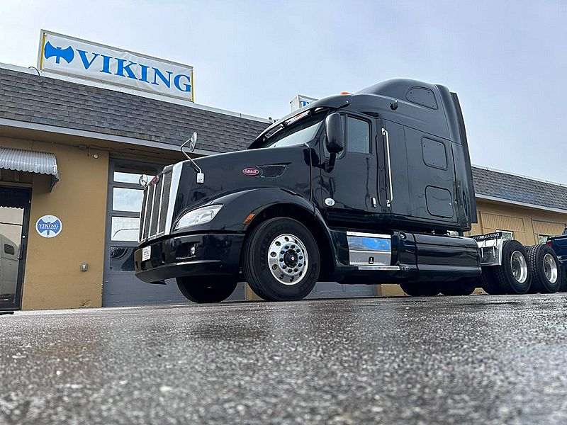 2016 Peterbilt 587 For Sale | 75" Sleeper | #1200