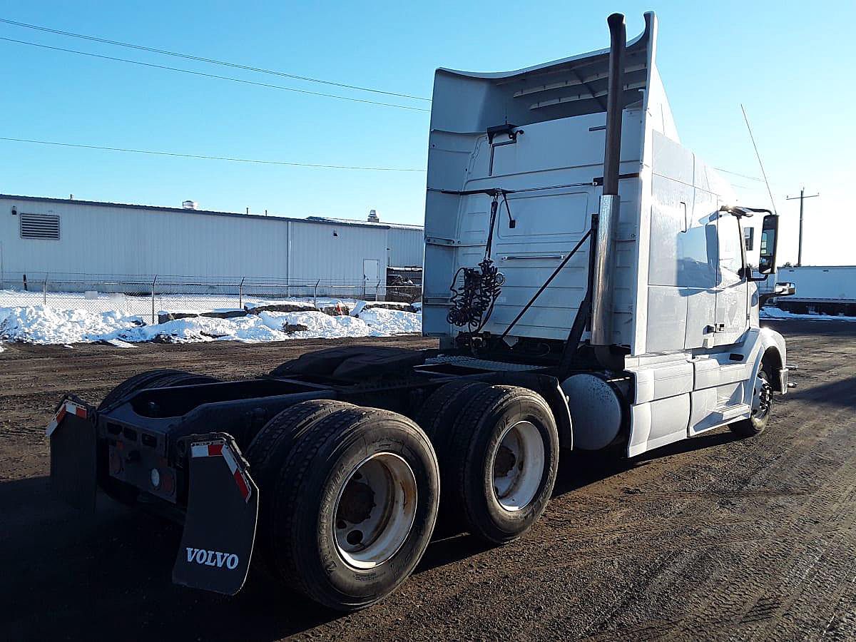 2017 Volvo VNL64T For Sale | 61" Sleeper | #671050