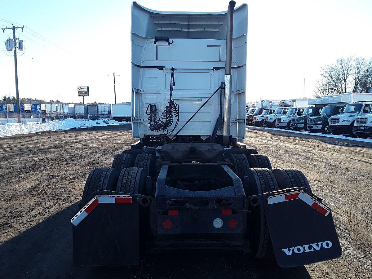 2017 Volvo VNL64T For Sale | 61" Sleeper | #671050