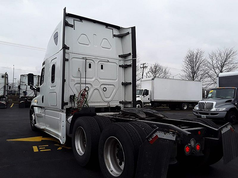 2019 Freightliner CASCADIA 125 For Sale | 72" Sleeper | #803777