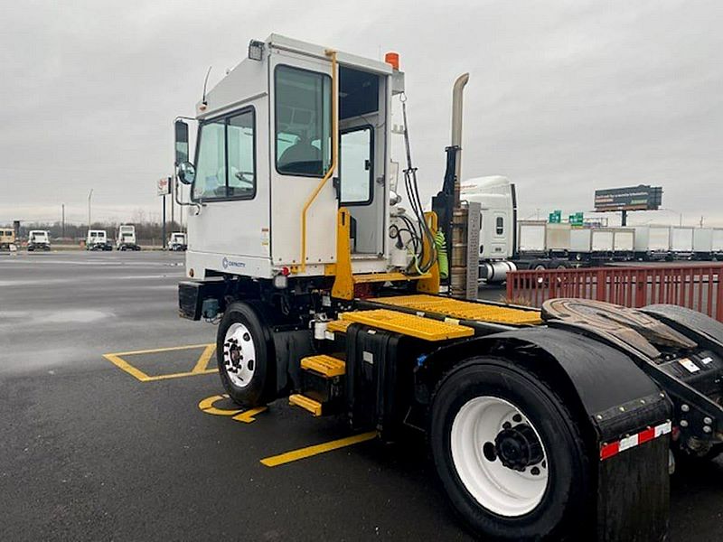 2019 Capacity SABRE 5 4X2 (For Sale) | Yard Spotter | #279277