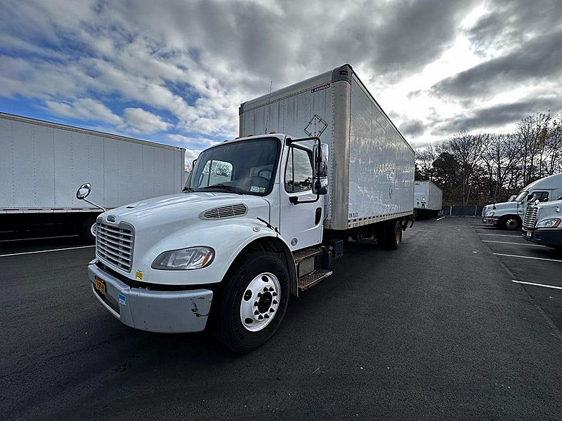 2017 Freightliner M2 106 For Sale | 26' Box | Non CDL | #665374