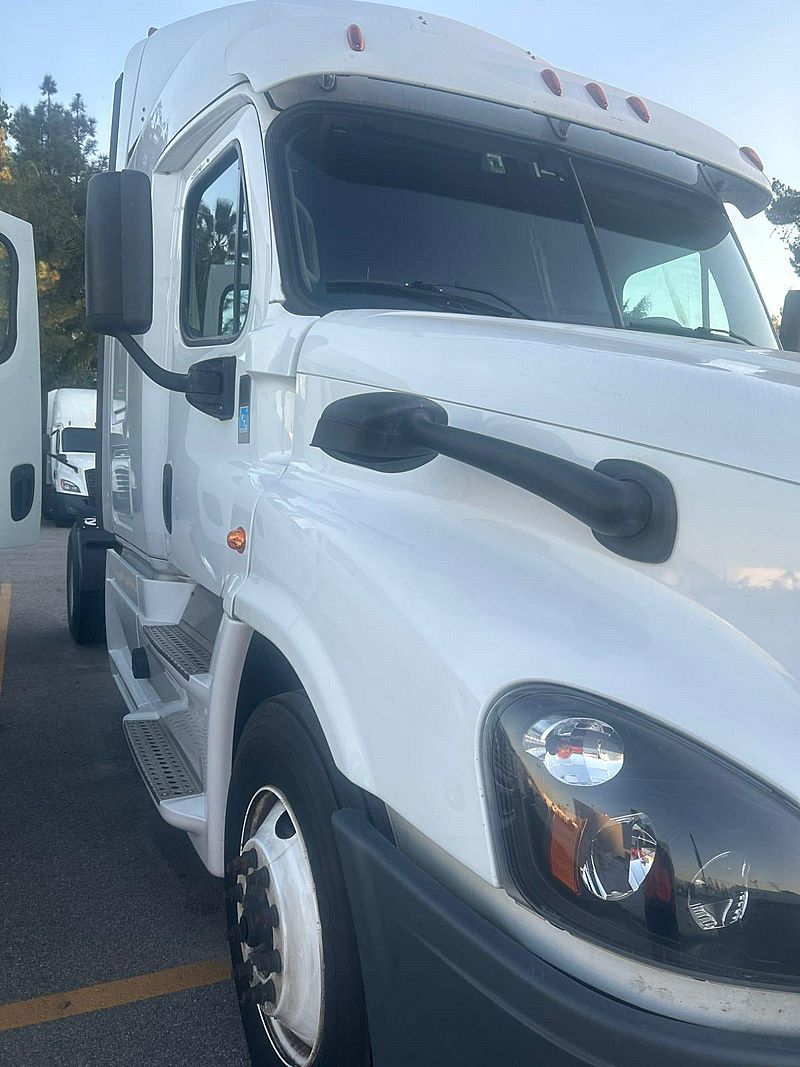 2020 Freightliner CASCADIA 125 (For Sale) | 52" Sleeper | #243960