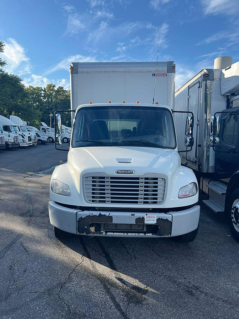 2015 Freightliner M2 106 For Sale | 24' Box | Non CDL | #306406
