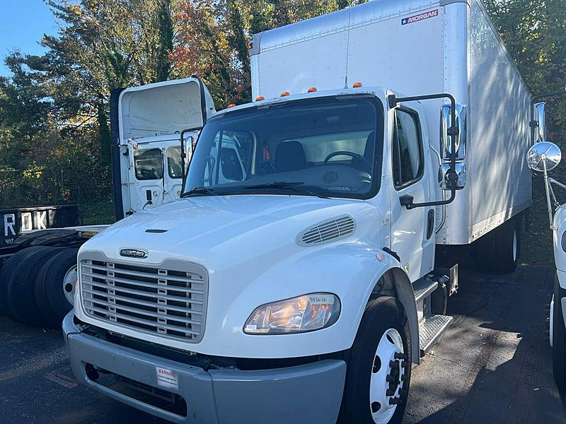 2015 Freightliner M2 106 (For Sale) | 24' Box | Non CDL | #343636