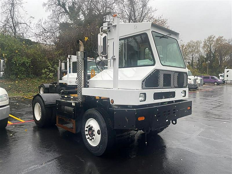 2017 Capacity SABRE 5 4X2 For Sale | Yard Spotter | #755958