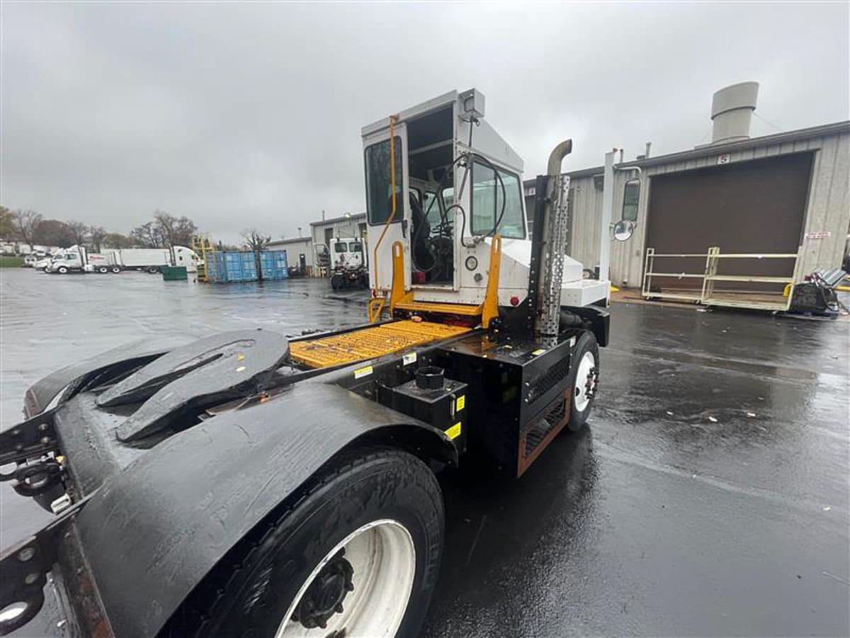 2017 Capacity SABRE 5 4X2 For Sale | Yard Spotter | #755958