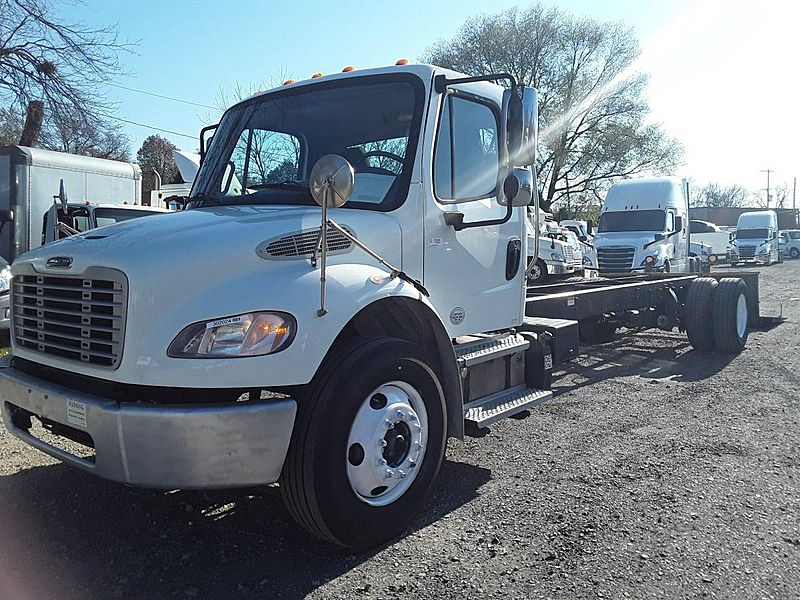 2015 Freightliner M2 106 For Sale | Cab & Chassis | #302024