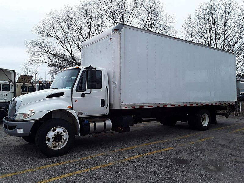 2017 Navistar International DuraStar 4300 (For Sale) | 26' Box | #670033