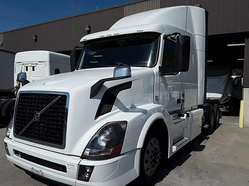 2017 Volvo VNL64T For Sale | 61" Sleeper | #663257