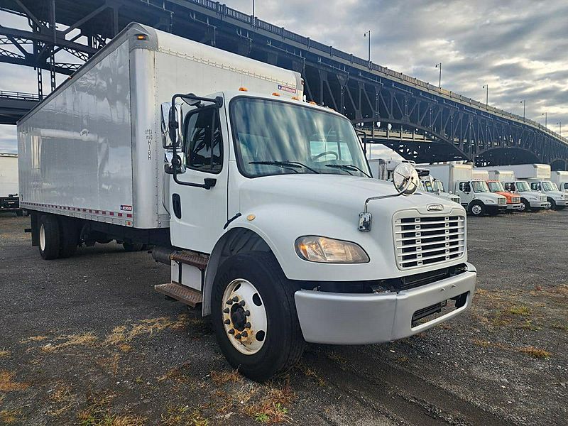 2017 Freightliner M2 106 For Sale | 27' Box | #667240