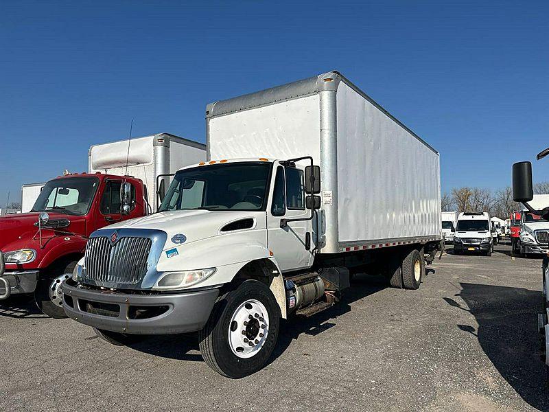 2016 Navistar International 4300 (For Sale) | 26' Box | Non CDL | #651801