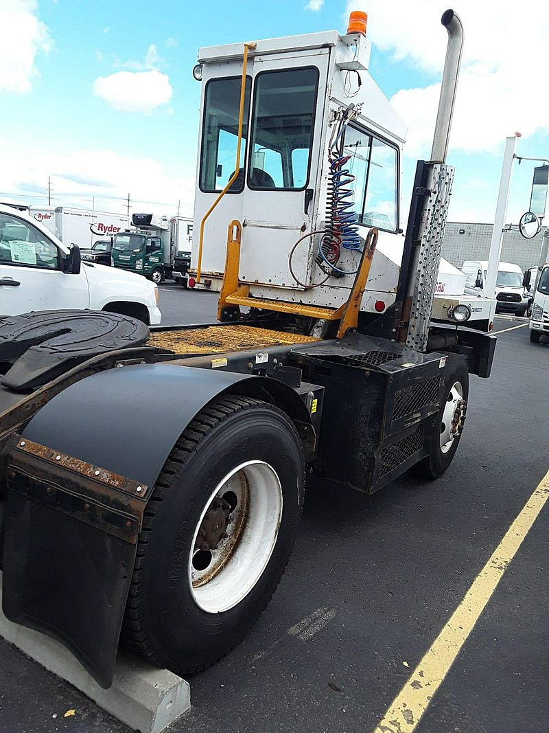 2017 Capacity SABRE 5 4X2 For Sale | Yard Spotter | #873687