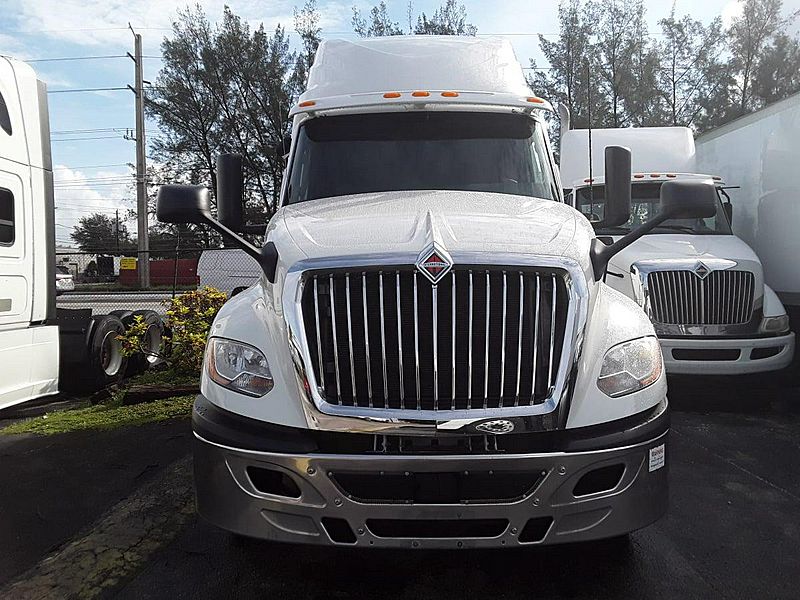 2019 International LT625 (For Sale) | 72" Sleeper | #878037