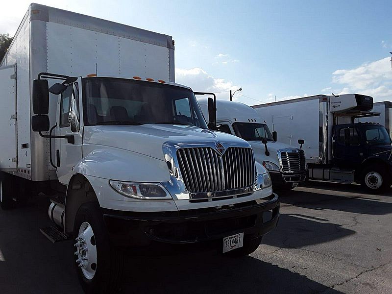 2016 Navistar International 4300 (For Sale) | 26' Box | Non CDL | #371694