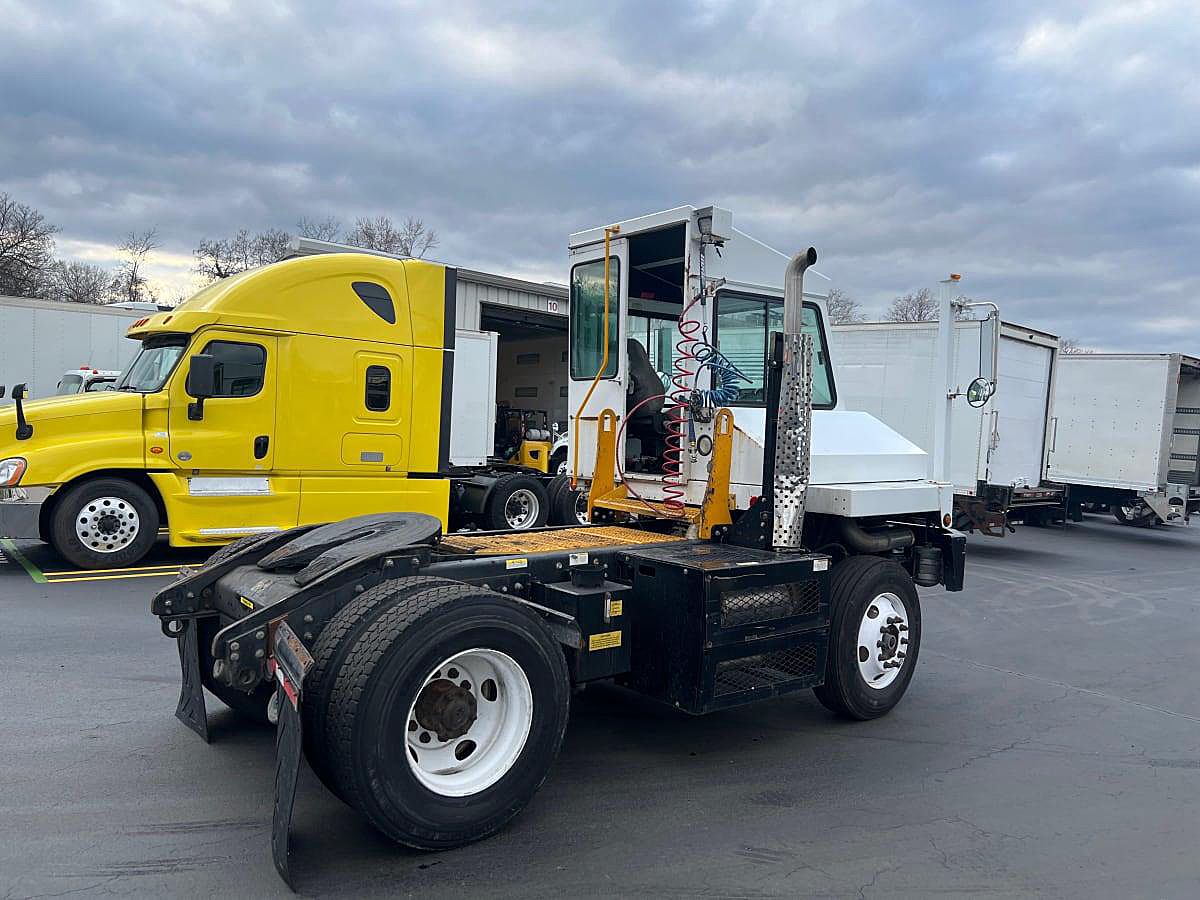 2017 Capacity SABRE 5 4X2 For Sale | Yard Spotter | #756063