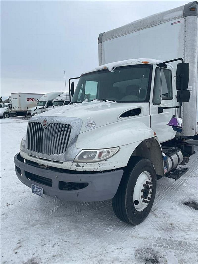 2015 Navistar International DuraStar 4300 For Sale | 26' Box | Non CDL ...
