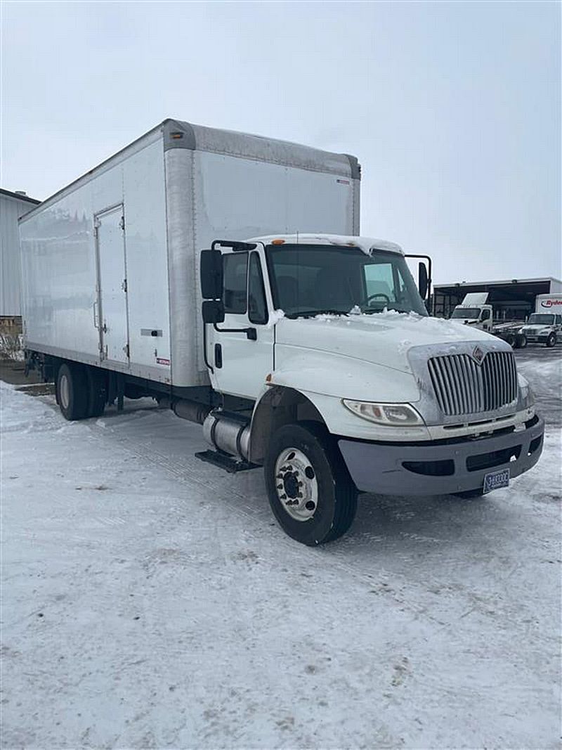 2015 Navistar International DuraStar 4300 For Sale | 26' Box | Non CDL ...
