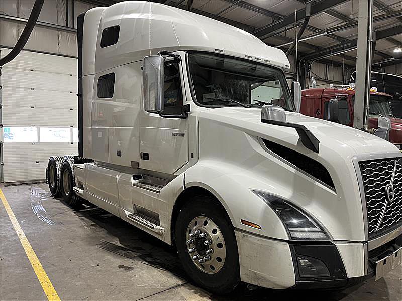 2022 Volvo VNL760 (For Sale) | 70" Sleeper | #257500