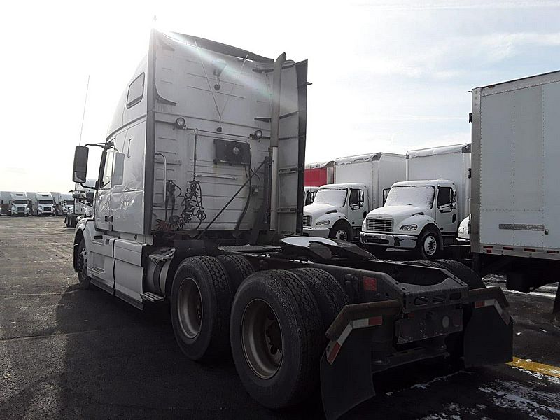 2016 Volvo VNL 670 (For Sale) | 61" Sleeper | #646390