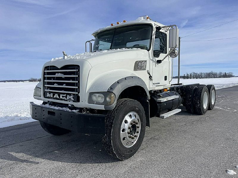 2007 Mack Granite CTP713 (For Sale) | Cab & Chassis | #7723
