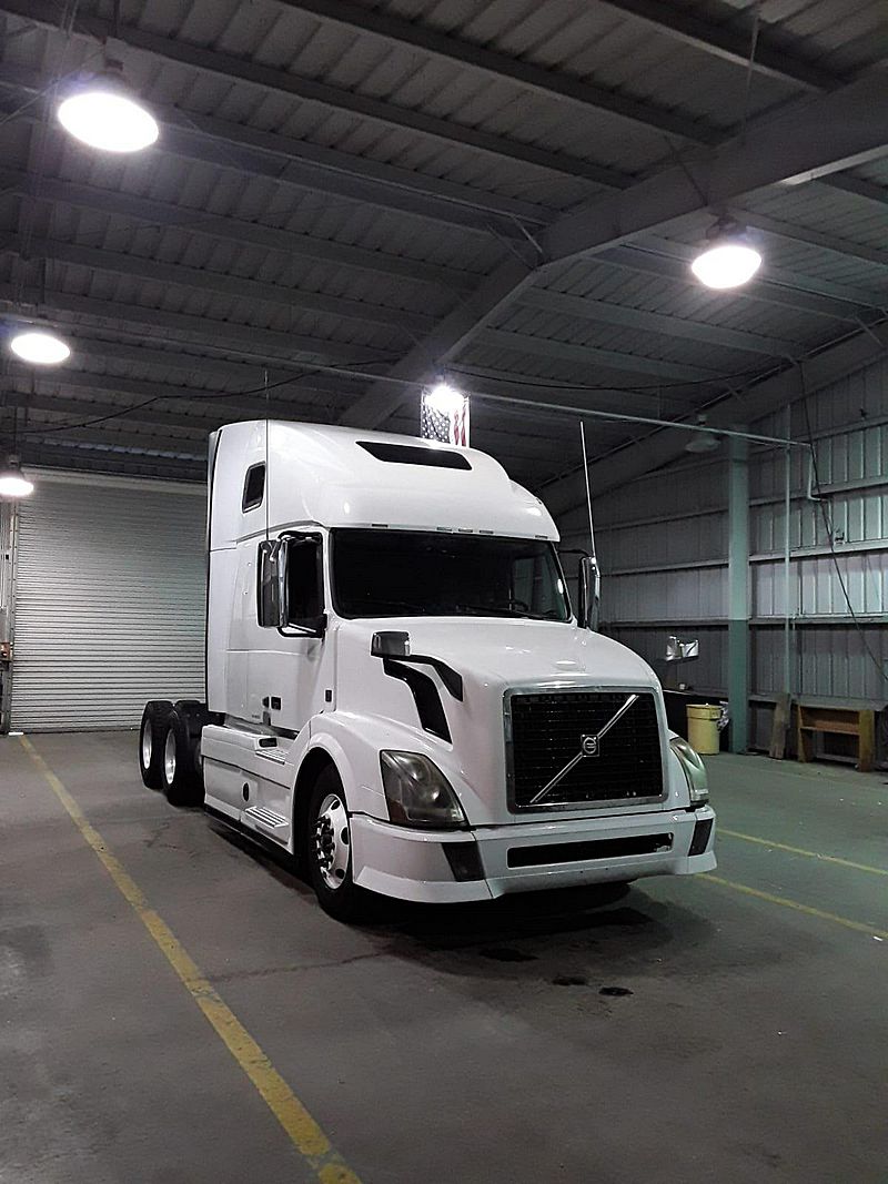 2016 Volvo VNL 670 For Sale | 61" Sleeper | #704367