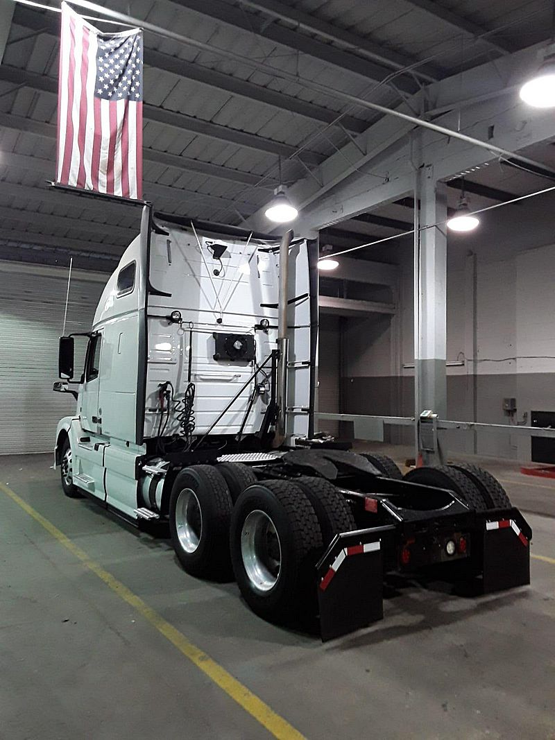 2016 Volvo VNL 670 For Sale | 61" Sleeper | #704367