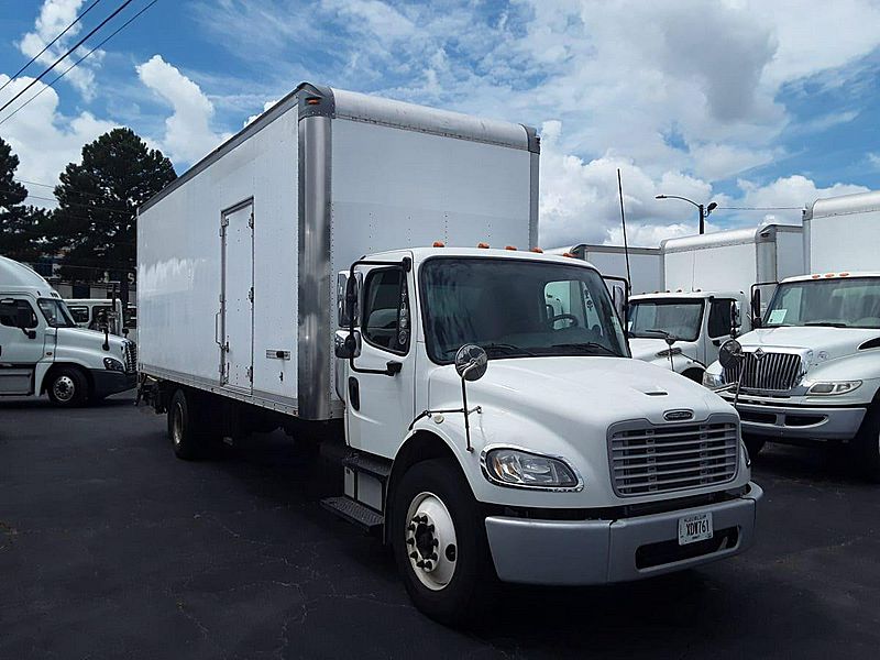 2015 Freightliner M2 106 For Sale | 26' Box | Non CDL | #585512