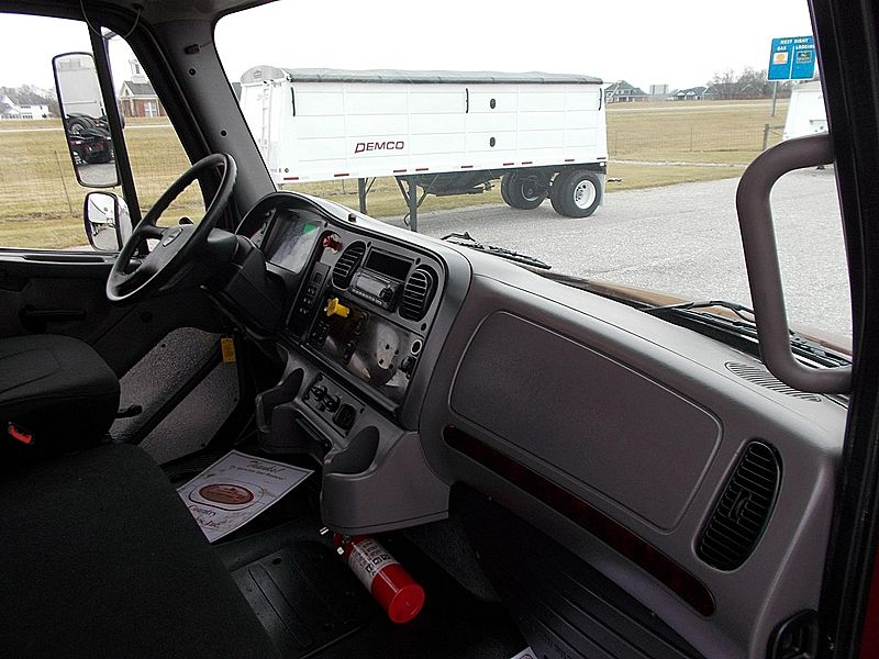 2017 Freightliner M2 (For Sale) | Flatbed | #4213