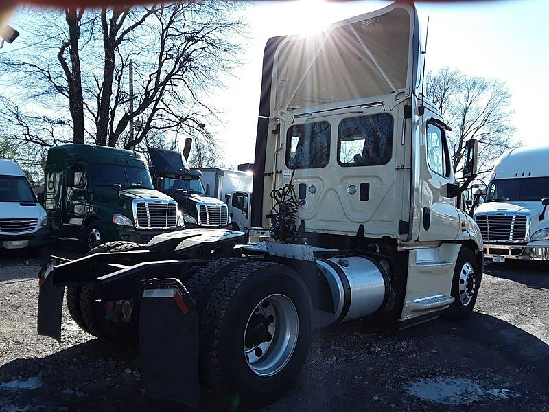 2015 Freightliner CASCADIA 113 (For Sale) | Day Cab | #641267