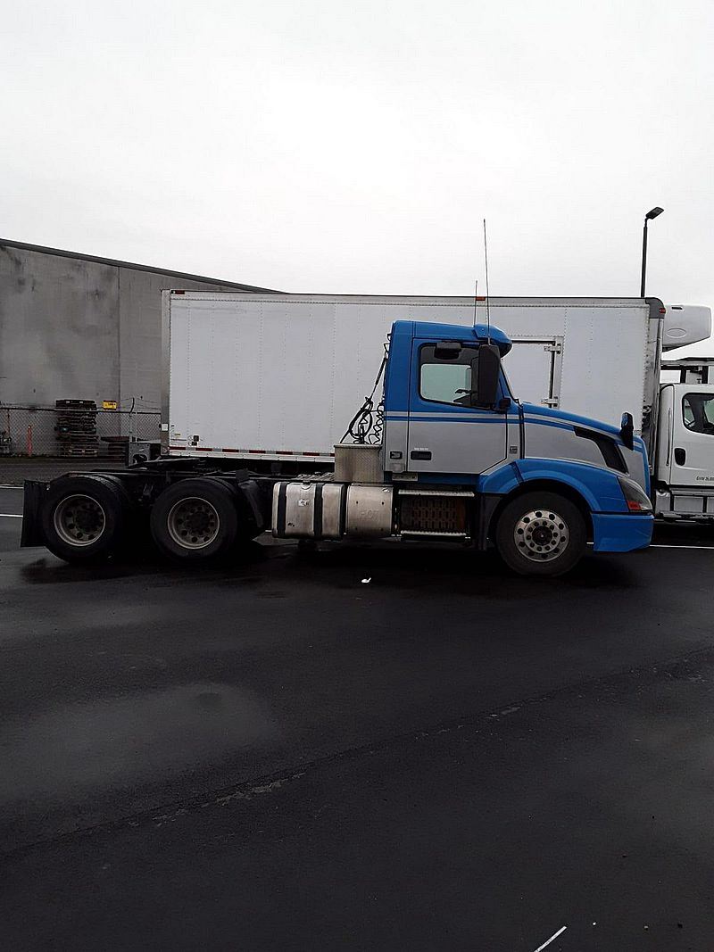 2016 Volvo VNL64T (For Sale) | Day Cab | #353692